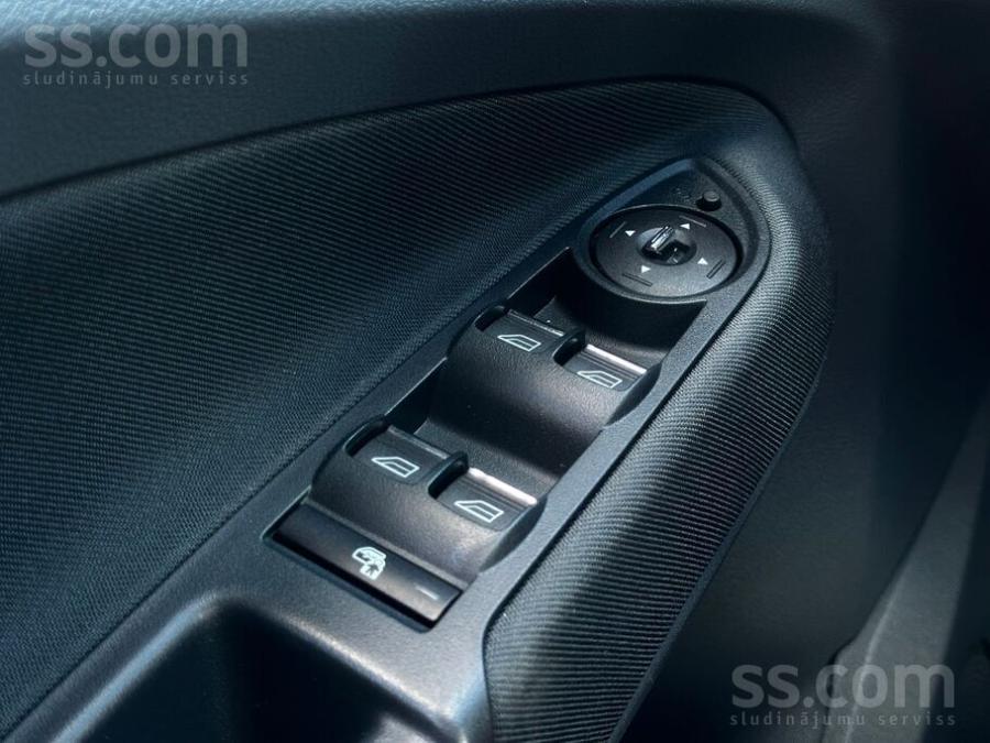 Sarkans Ford C-Max 2014 Jelgava, ar dzinēja tilpumu 1.00 L un nobraukumu 0 tūkst. km par 4100 €, foto 16 vietnē AUTOMOTO.COM.LV