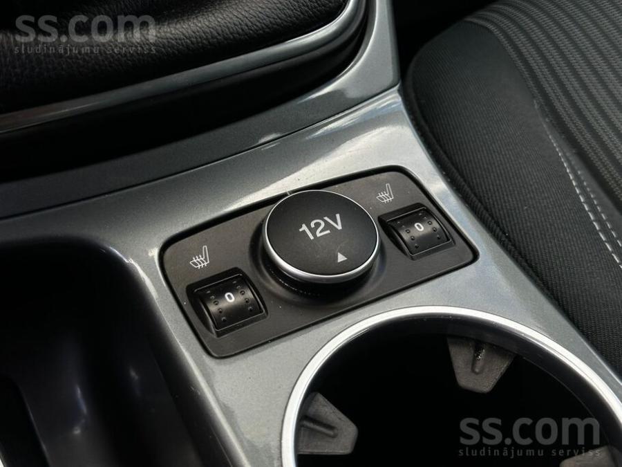 Sarkans Ford C-Max 2014 Jelgava, ar dzinēja tilpumu 1.00 L un nobraukumu 0 tūkst. km par 4100 €, foto 26 vietnē AUTOMOTO.COM.LV