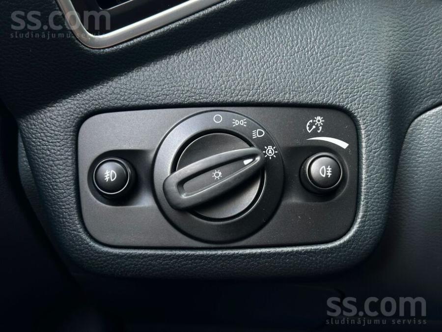 Sarkans Ford C-Max 2014 Jelgava, ar dzinēja tilpumu 1.00 L un nobraukumu 0 tūkst. km par 4100 €, foto 28 vietnē AUTOMOTO.COM.LV