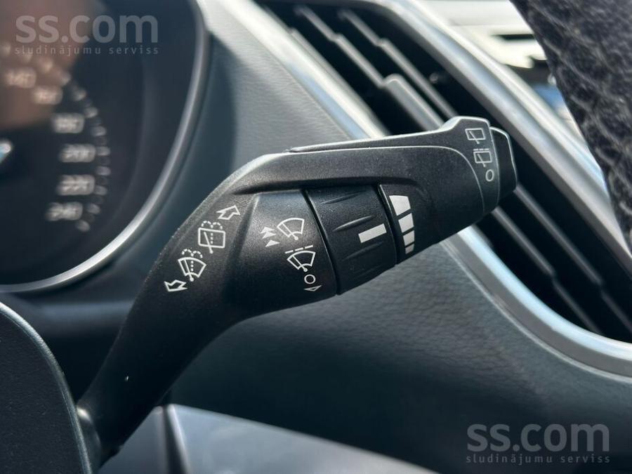 Sarkans Ford C-Max 2014 Jelgava, ar dzinēja tilpumu 1.00 L un nobraukumu 0 tūkst. km par 4100 €, foto 32 vietnē AUTOMOTO.COM.LV