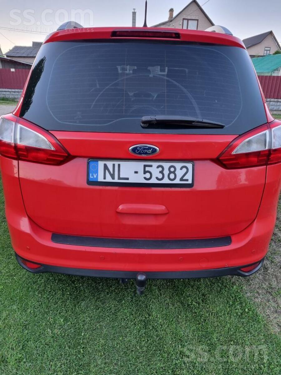 Red Ford C-Max 2014 in Daugavpils, with an engine capacity of 2.00 L and mileage of 218 thousand km for 6500 €, photo 3 on AUTOMOTO.COM.LV