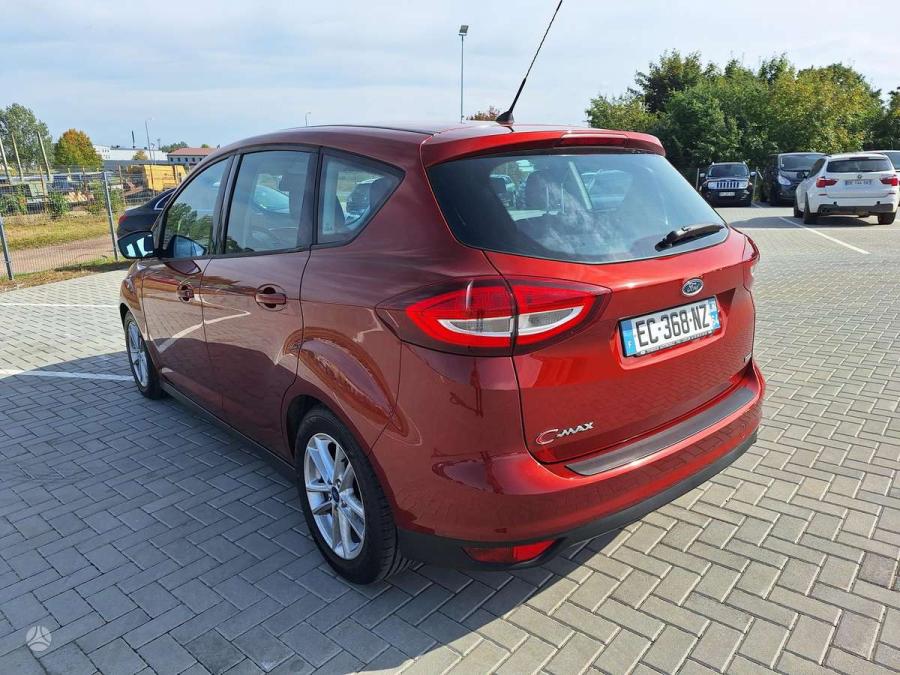 Red Ford C-Max 2016 in Taurage, with an engine capacity of 1.00 L and mileage of 130 thousand km for 4500 €, photo 6 on AUTOMOTO.COM.LV