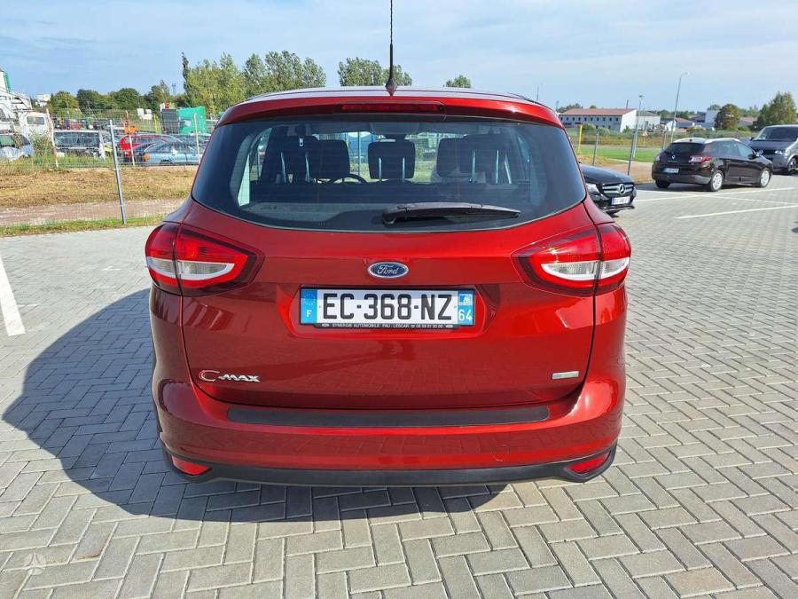 Red Ford C-Max 2016 in Taurage, with an engine capacity of 1.00 L and mileage of 130 thousand km for 4500 €, photo 7 on AUTOMOTO.COM.LV