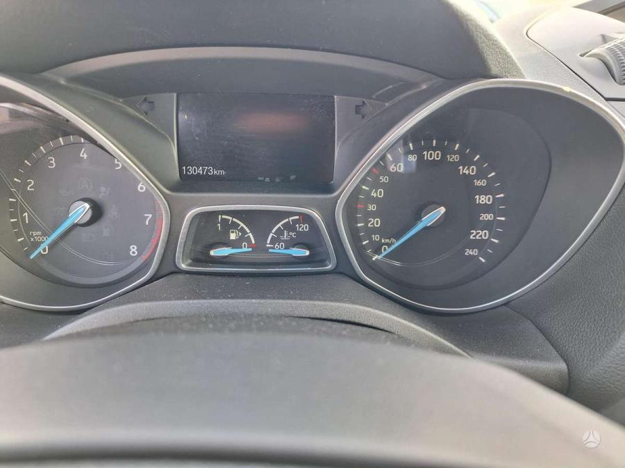 Red Ford C-Max 2016 in Taurage, with an engine capacity of 1.00 L and mileage of 130 thousand km for 4500 €, photo 11 on AUTOMOTO.COM.LV