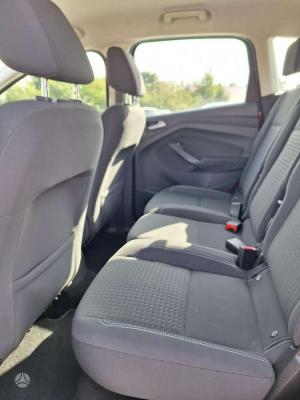 Red Ford C-Max 2016 in Taurage, with an engine capacity of 1.00 L and mileage of 130 thousand km for 4500 €, photo 14 on AUTOMOTO.COM.LV