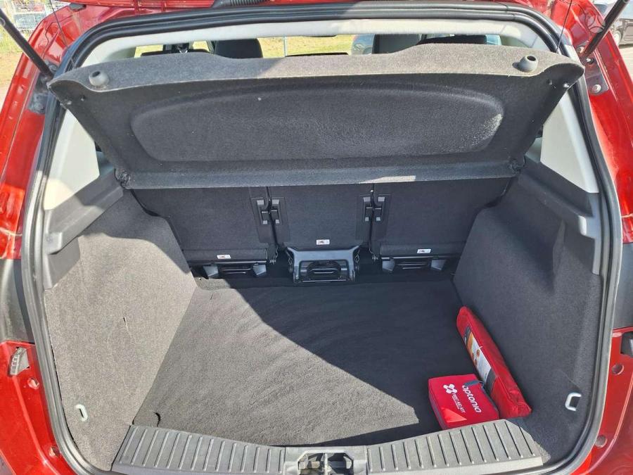 Red Ford C-Max 2016 in Taurage, with an engine capacity of 1.00 L and mileage of 130 thousand km for 4500 €, photo 15 on AUTOMOTO.COM.LV