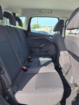 Red Ford C-Max 2016 in Taurage, with an engine capacity of 1.00 L and mileage of 130 thousand km for 4500 €, photo 16 on AUTOMOTO.COM.LV