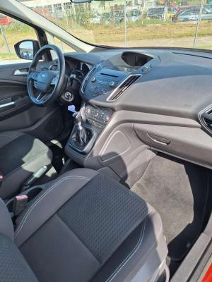 Red Ford C-Max 2016 in Taurage, with an engine capacity of 1.00 L and mileage of 130 thousand km for 4500 €, photo 17 on AUTOMOTO.COM.LV