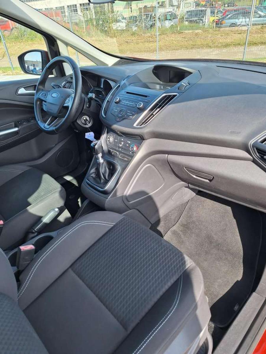 Red Ford C-Max 2016 in Taurage, with an engine capacity of 1.00 L and mileage of 130 thousand km for 4500 €, photo 17 on AUTOMOTO.COM.LV