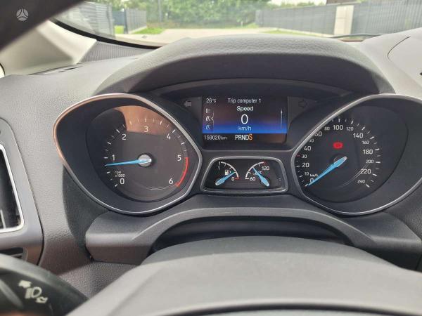 Red Ford C-Max 2018 in Vilnius, with an engine capacity of 1.50 L and mileage of 160 thousand km for 7499 €, photo 5 on AUTOMOTO.COM.LV