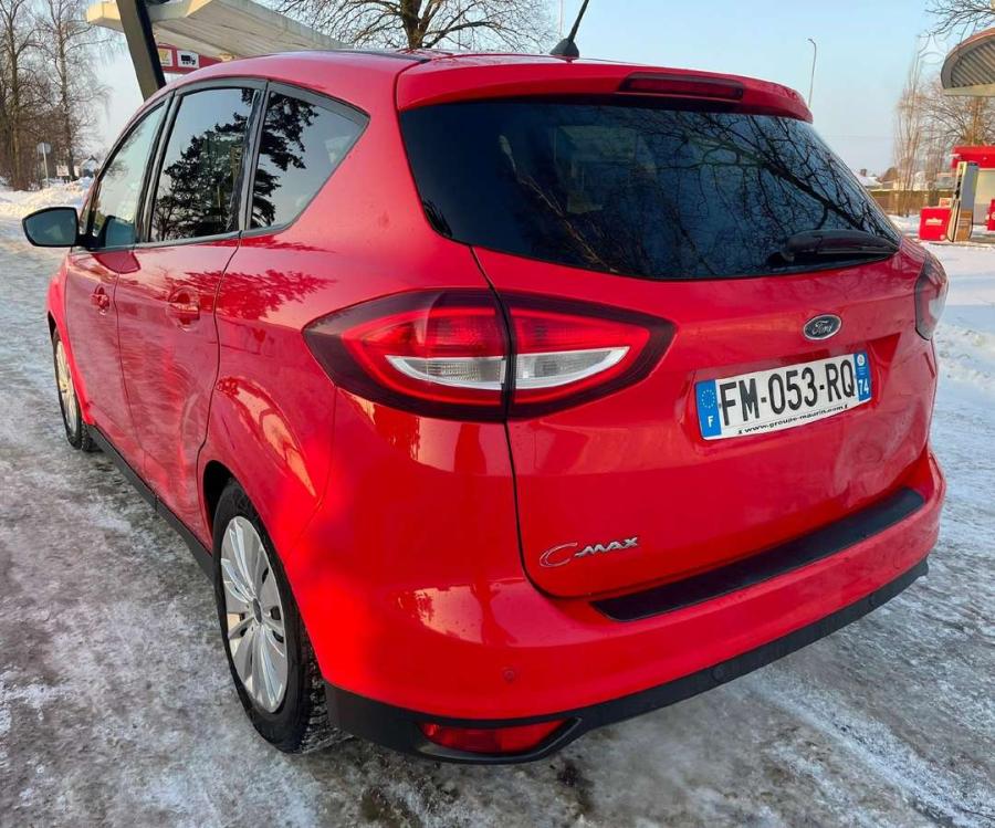 Red Ford C-Max 2019 in Taurage, with an engine capacity of 1.50 L and mileage of 213 thousand km for 4199 €, photo 4 on AUTOMOTO.COM.LV