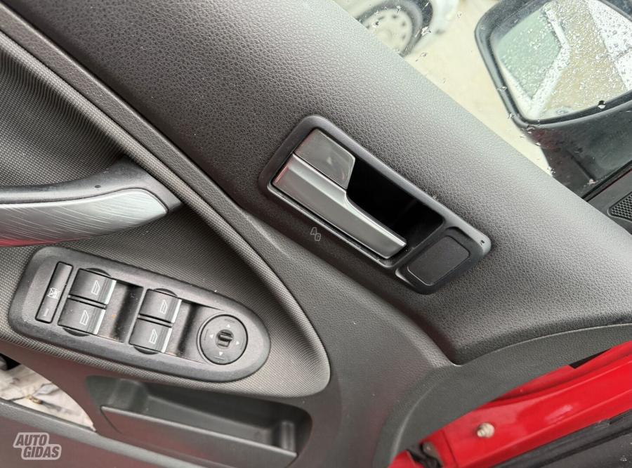 Sarkans Ford C-Max 2008 Kauņa, ar dzinēja tilpumu 1.60 L un nobraukumu 206 tūkst. km par 1650 €, foto 9 vietnē AUTOMOTO.COM.LV