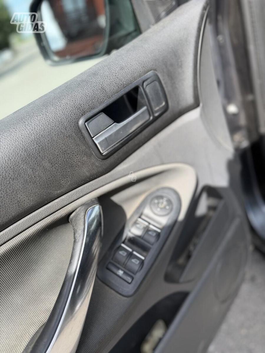 Ford C-Max 2009 in Kaunas, with an engine capacity of 1.60 L and mileage of 256 thousand km for 1550 €, photo 13 on AUTOMOTO.COM.LV