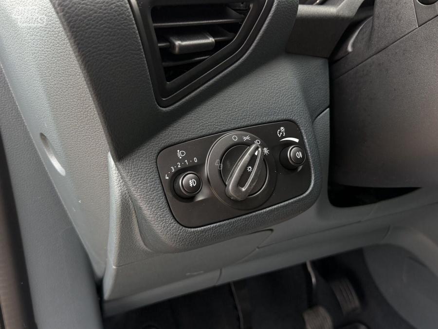 Ford C-Max 2014 in Kretinga, with an engine capacity of 1.00 L and mileage of 131 thousand km for 5200 €, photo 18 on AUTOMOTO.COM.LV