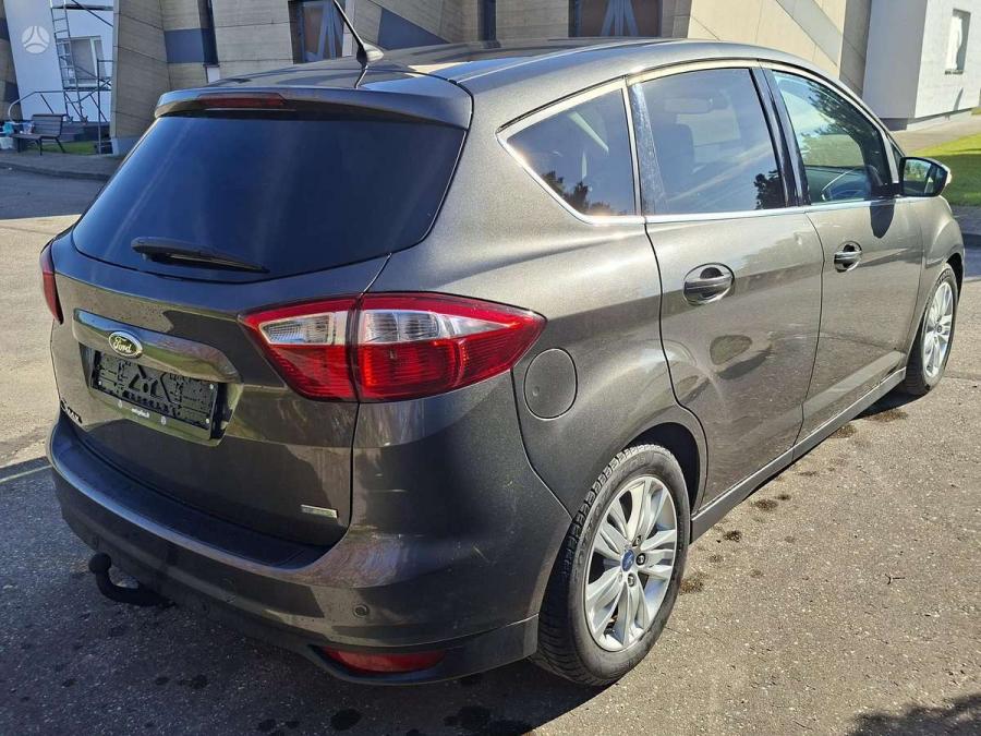 Violet Ford C-Max 2015 in Ukmerge, with an engine capacity of 1.00 L and mileage of 251 thousand km for 3650 €, photo 4 on AUTOMOTO.COM.LV