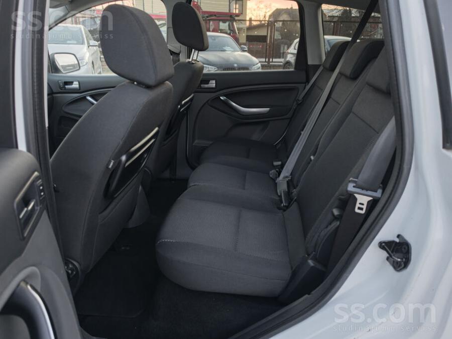 Balts Ford C-Max 2009 Liepāja, ar dzinēja tilpumu 1.60 L un nobraukumu 130 tūkst. km par 3390 €, foto 14 vietnē AUTOMOTO.COM.LV
