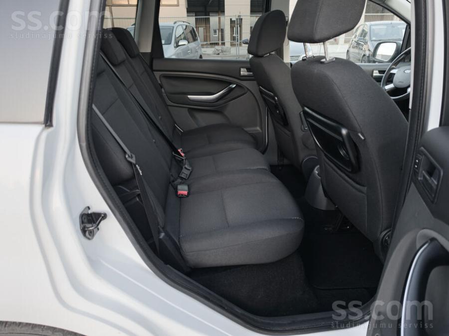 Balts Ford C-Max 2009 Liepāja, ar dzinēja tilpumu 1.60 L un nobraukumu 130 tūkst. km par 3390 €, foto 15 vietnē AUTOMOTO.COM.LV