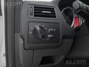 Balts Ford C-Max 2009 Liepāja, ar dzinēja tilpumu 1.60 L un nobraukumu 130 tūkst. km par 3390 €, foto 21 vietnē AUTOMOTO.COM.LV