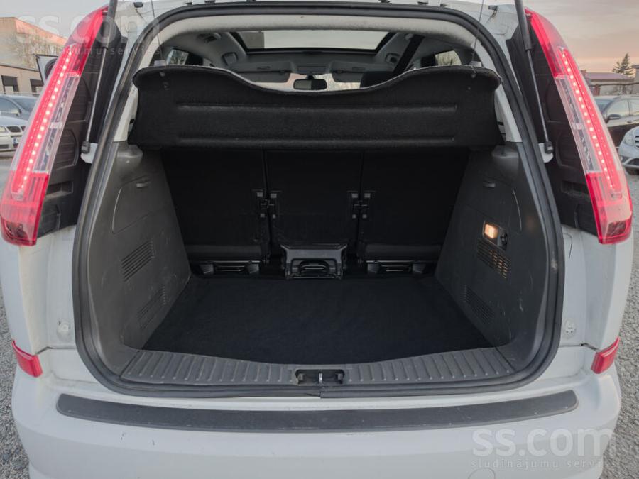 Balts Ford C-Max 2009 Liepāja, ar dzinēja tilpumu 1.60 L un nobraukumu 130 tūkst. km par 3390 €, foto 24 vietnē AUTOMOTO.COM.LV