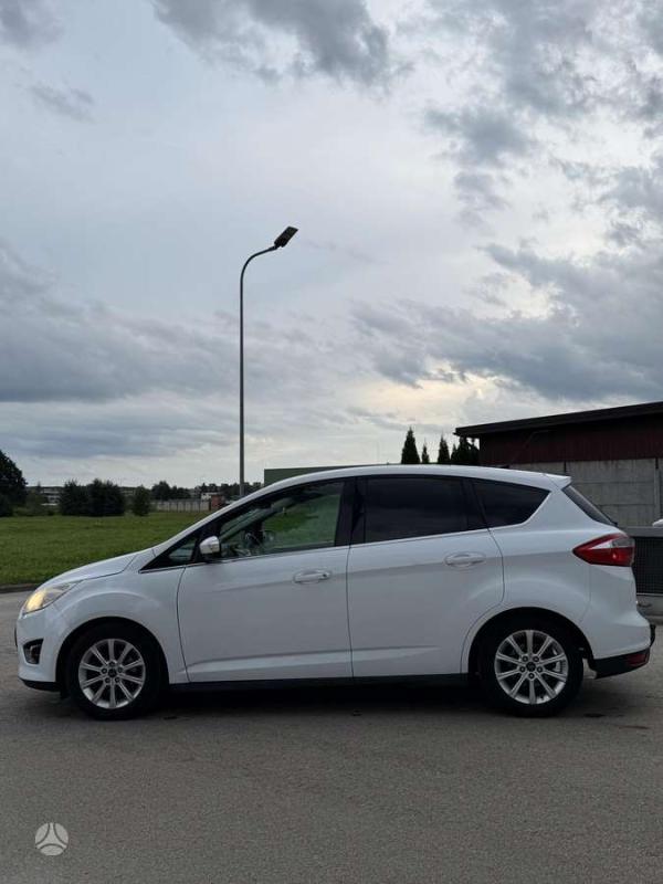 White Ford C-Max 2011 in Taurage, with an engine capacity of 1.56 L and mileage of 223 thousand km for 2900 €, photo 7 on AUTOMOTO.COM.LV