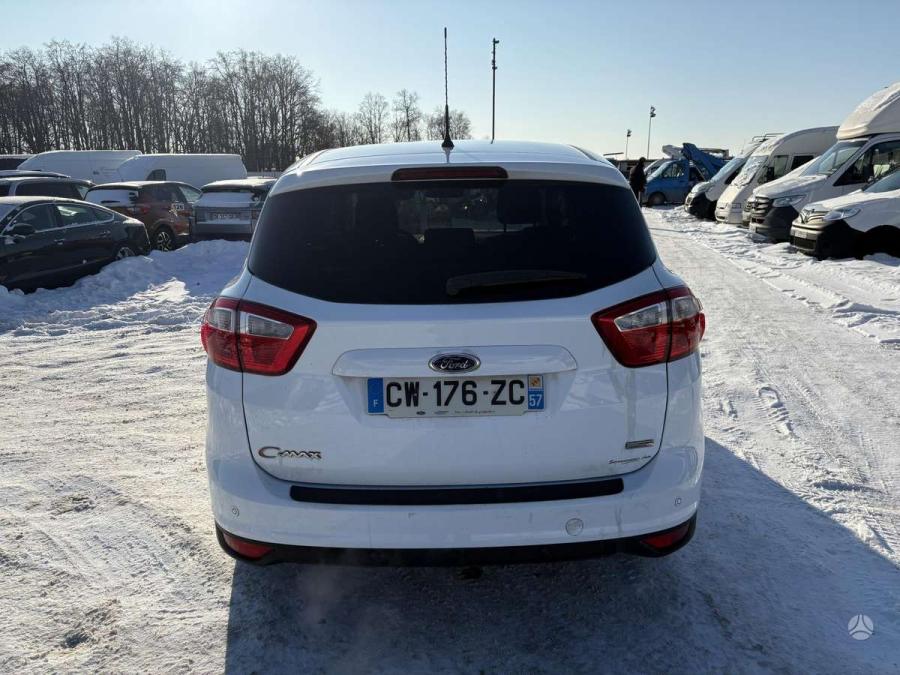 White Ford C-Max 2013 in Taurage, with an engine capacity of 1.00 L and mileage of 200 thousand km for 3600 €, photo 4 on AUTOMOTO.COM.LV