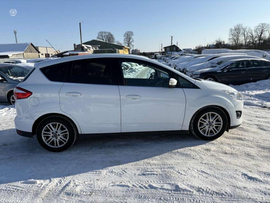White Ford C-Max 2013 in Taurage, with an engine capacity of 1.00 L and mileage of 200 thousand km for 3600 €, photo 6 on AUTOMOTO.COM.LV