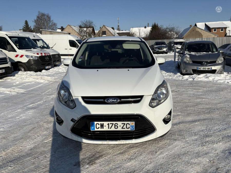 White Ford C-Max 2013 in Taurage, with an engine capacity of 1.00 L and mileage of 200 thousand km for 3600 €, photo 8 on AUTOMOTO.COM.LV