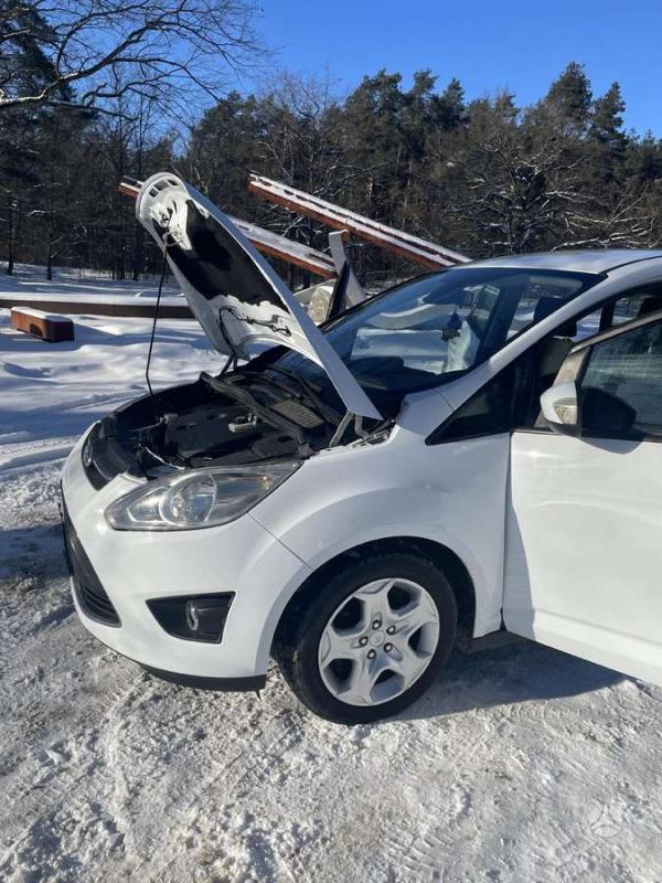 White Ford C-Max 2014 in Jurbarkas, with an engine capacity of 1.56 L and mileage of 253 thousand km for 3900 €, photo 2 on AUTOMOTO.COM.LV