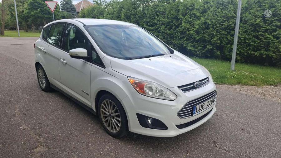 White Ford C-Max 2014 in Kaunas, with an engine capacity of 2.00 L and mileage of 270 thousand km for 4600 €, photo 6 on AUTOMOTO.COM.LV