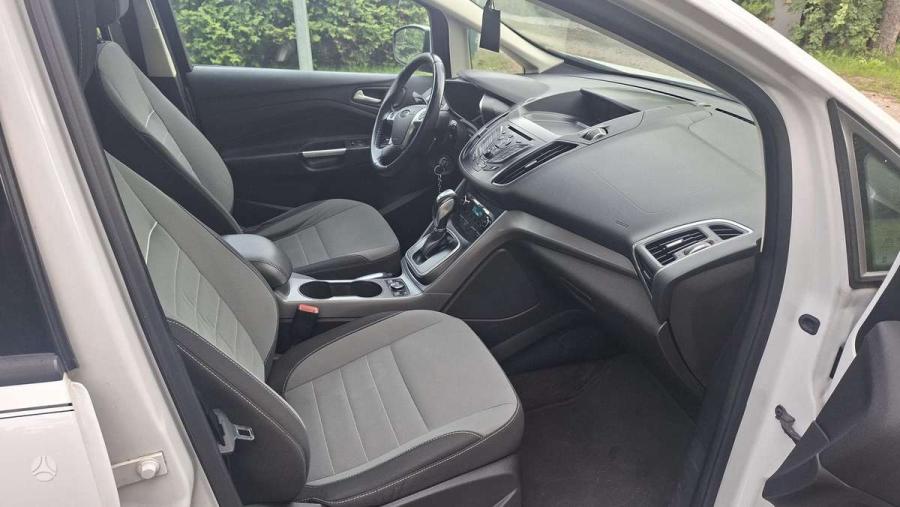 White Ford C-Max 2014 in Kaunas, with an engine capacity of 2.00 L and mileage of 270 thousand km for 4600 €, photo 10 on AUTOMOTO.COM.LV
