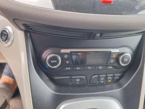 Balts Ford C-Max 2014 Marijampole, ar dzinēja tilpumu 2.00 L un nobraukumu 193 tūkst. km par 5000 €, foto 22 vietnē AUTOMOTO.COM.LV