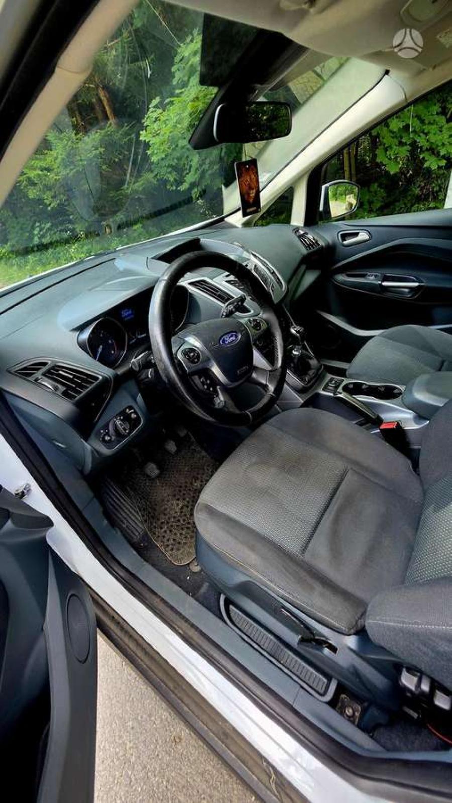White Ford C-Max 2015 in Kretinga, with an engine capacity of 1.60 L and mileage of 255 thousand km for 3150 €, photo 14 on AUTOMOTO.COM.LV
