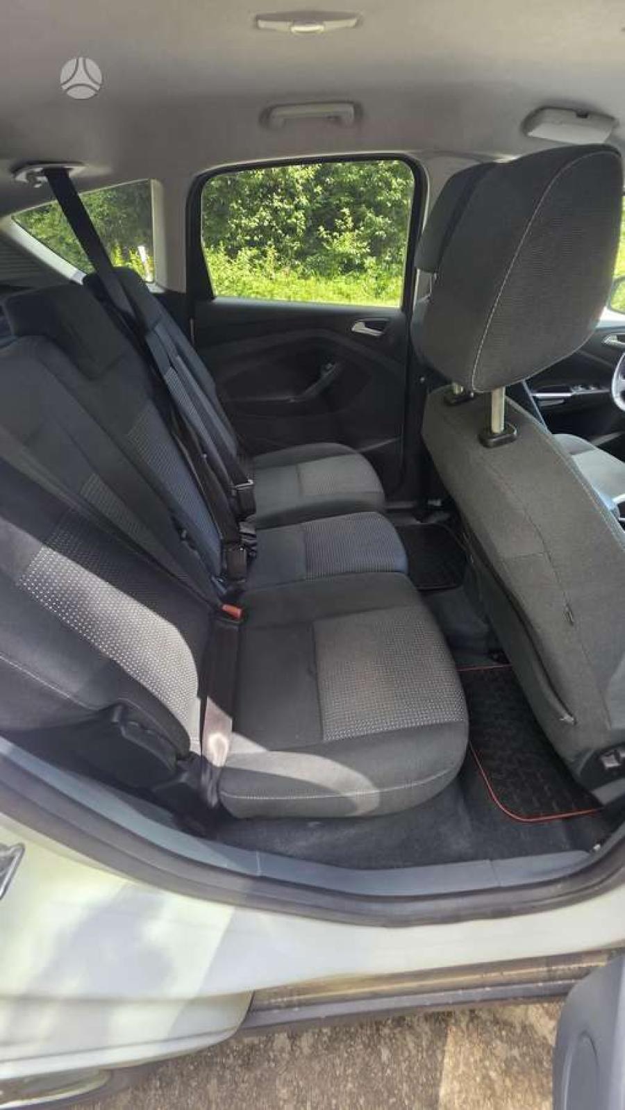 White Ford C-Max 2015 in Kretinga, with an engine capacity of 1.60 L and mileage of 255 thousand km for 3150 €, photo 17 on AUTOMOTO.COM.LV