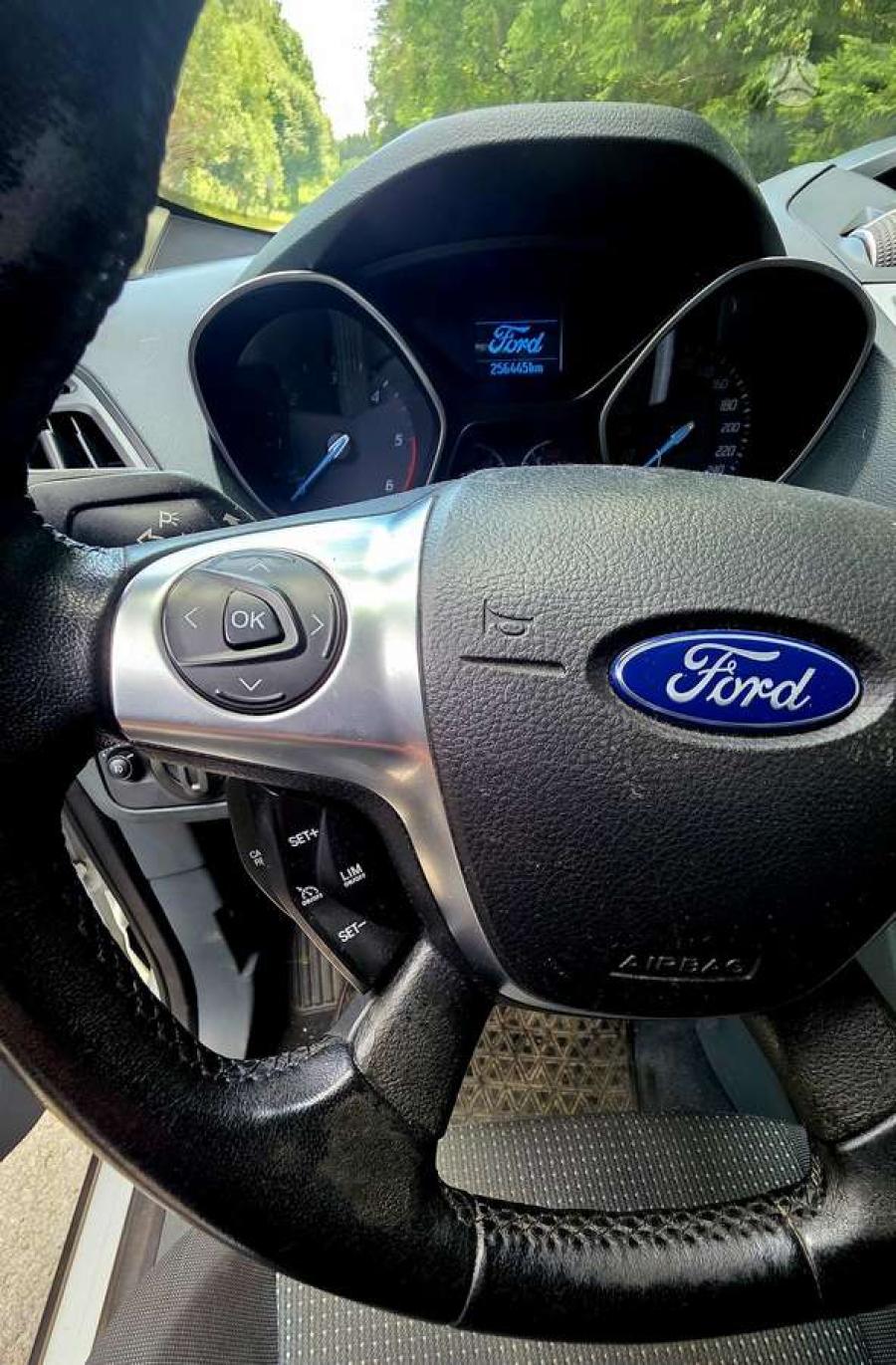 White Ford C-Max 2015 in Kretinga, with an engine capacity of 1.60 L and mileage of 255 thousand km for 3150 €, photo 18 on AUTOMOTO.COM.LV