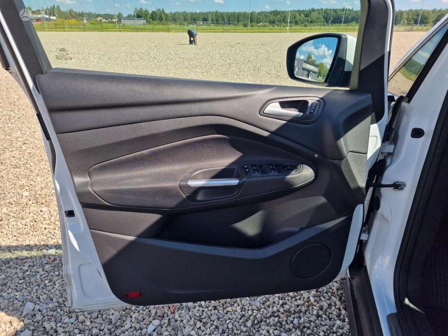 White Ford C-Max 2015 in Taurage, with an engine capacity of 1.50 L and mileage of 260 thousand km for 4700 €, photo 10 on AUTOMOTO.COM.LV