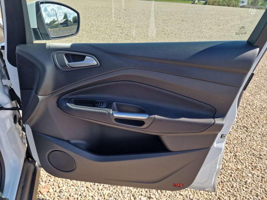 White Ford C-Max 2015 in Taurage, with an engine capacity of 1.50 L and mileage of 260 thousand km for 4700 €, photo 15 on AUTOMOTO.COM.LV