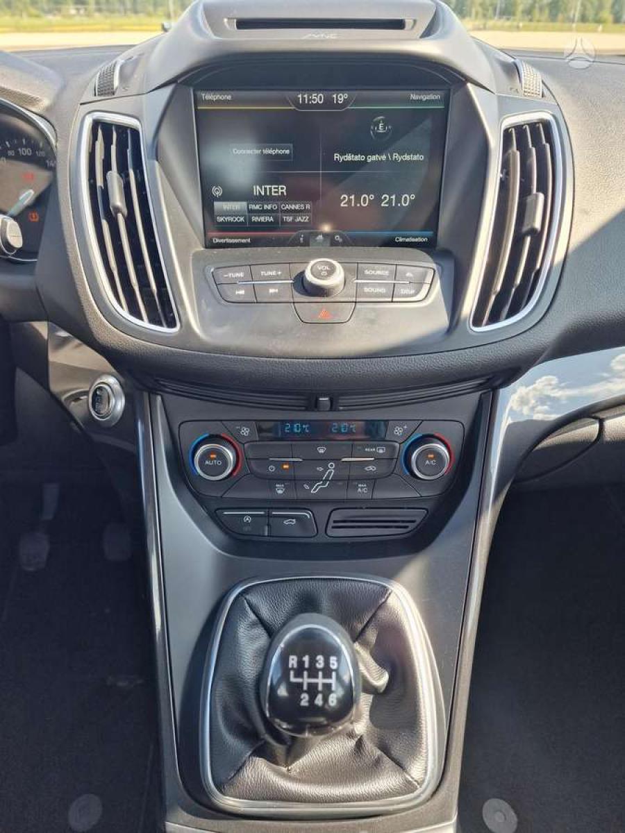 White Ford C-Max 2015 in Taurage, with an engine capacity of 1.50 L and mileage of 260 thousand km for 4700 €, photo 18 on AUTOMOTO.COM.LV