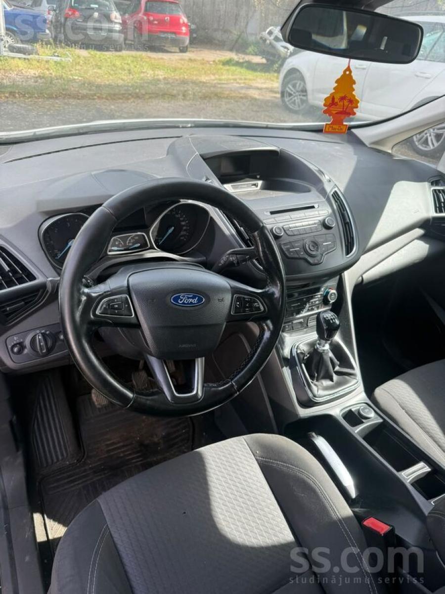 Balts Ford C-Max 2016 Rīga, ar dzinēja tilpumu 1.50 L un nobraukumu 190 tūkst. km par 1600 €, foto 4 vietnē AUTOMOTO.COM.LV