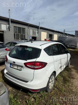 Balts Ford C-Max 2016 Rīga, ar dzinēja tilpumu 1.50 L un nobraukumu 190 tūkst. km par 1600 €, foto 5 vietnē AUTOMOTO.COM.LV