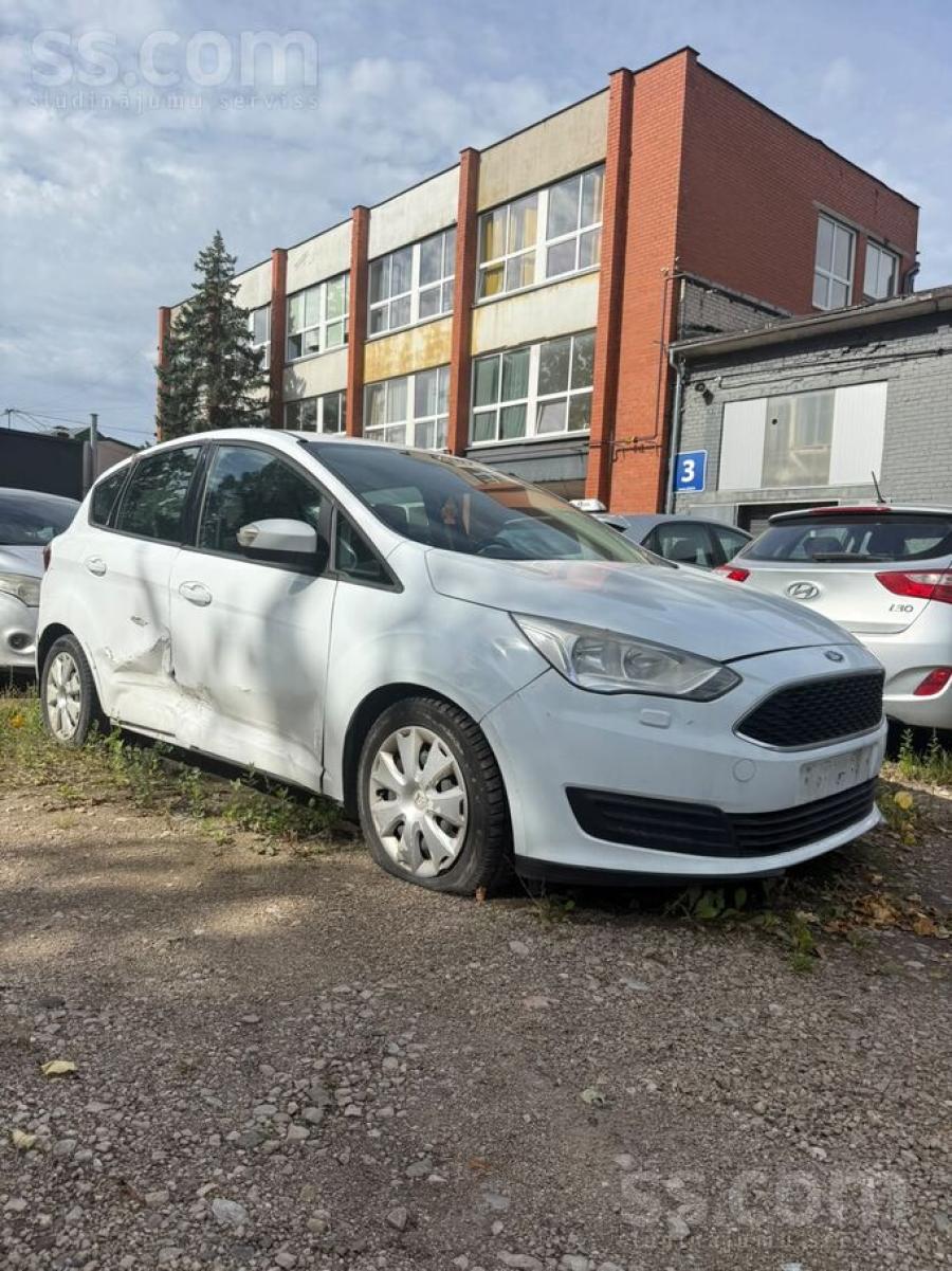 Balts Ford C-Max 2016 Rīga, ar dzinēja tilpumu 1.50 L un nobraukumu 190 tūkst. km par 1600 €, foto 6 vietnē AUTOMOTO.COM.LV