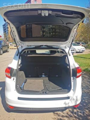 Balts Ford C-Max 2017 Rīga, ar dzinēja tilpumu 1.50 L un nobraukumu 230 tūkst. km par 5000 €, foto 6 vietnē AUTOMOTO.COM.LV