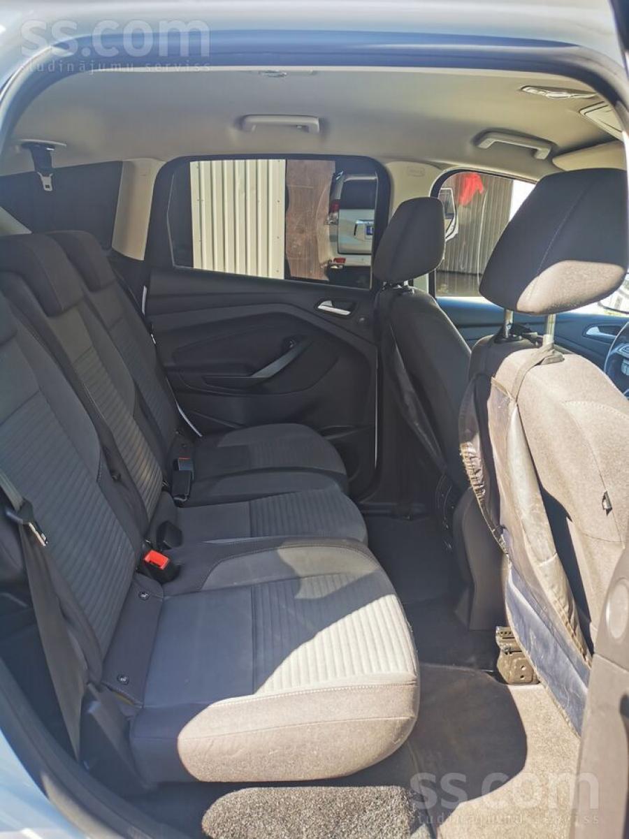 Balts Ford C-Max 2017 Rīga, ar dzinēja tilpumu 1.50 L un nobraukumu 230 tūkst. km par 5000 €, foto 9 vietnē AUTOMOTO.COM.LV