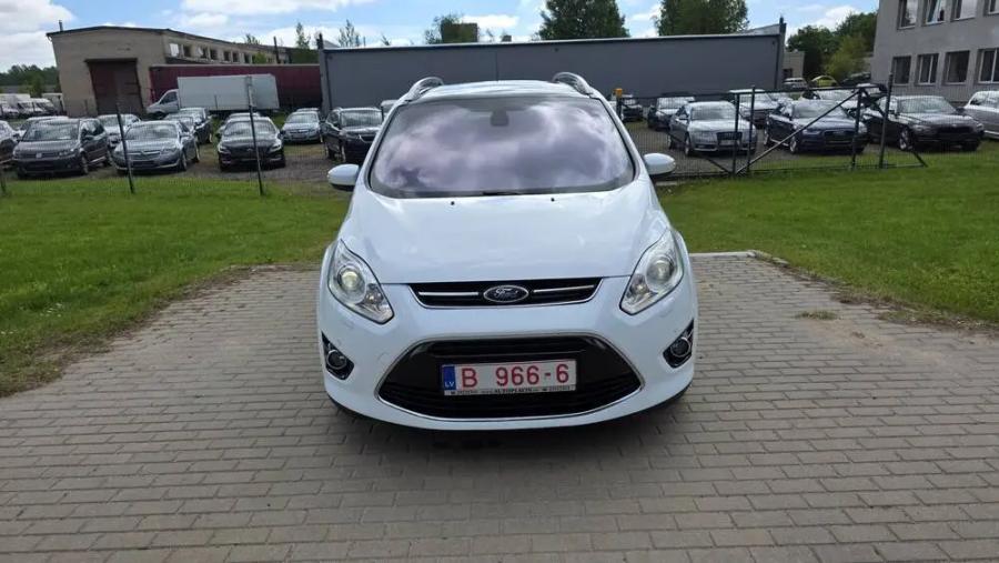 White Ford C-Max 2011 in Riga, with an engine capacity of 1.60 L and mileage of 216 thousand km for 5500 €, photo 3 on AUTOMOTO.COM.LV