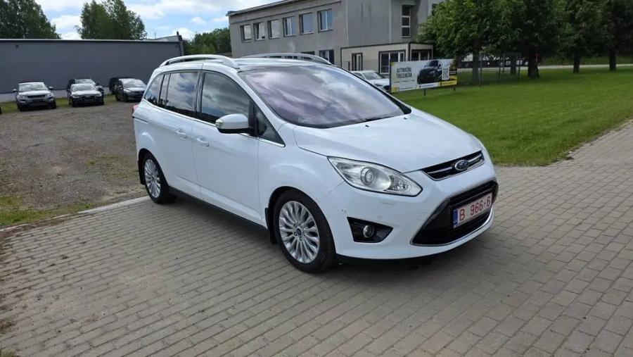 White Ford C-Max 2011 in Riga, with an engine capacity of 1.60 L and mileage of 216 thousand km for 5500 €, photo 4 on AUTOMOTO.COM.LV