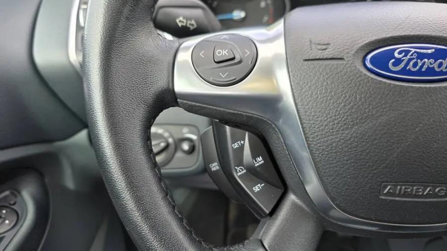 White Ford C-Max 2011 in Riga, with an engine capacity of 1.60 L and mileage of 216 thousand km for 5500 €, photo 17 on AUTOMOTO.COM.LV