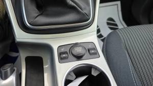 White Ford C-Max 2011 in Riga, with an engine capacity of 1.60 L and mileage of 216 thousand km for 5500 €, photo 28 on AUTOMOTO.COM.LV
