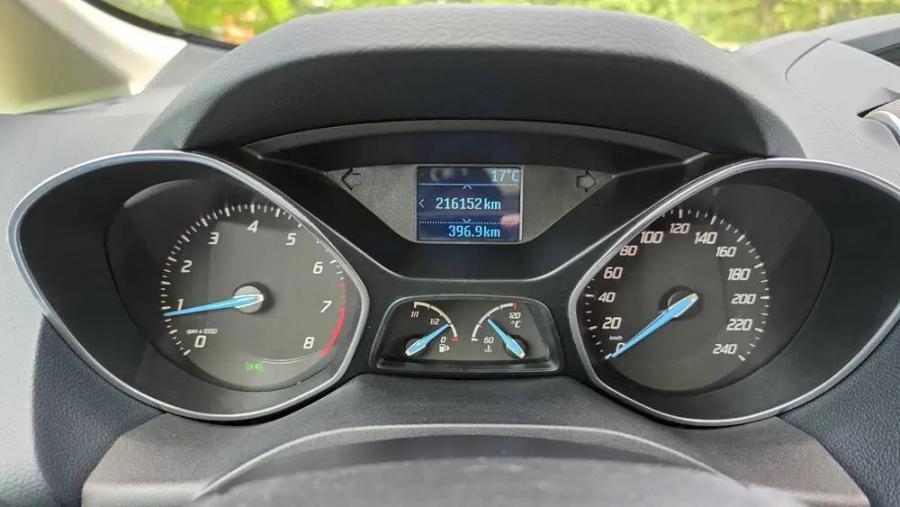 White Ford C-Max 2011 in Riga, with an engine capacity of 1.60 L and mileage of 216 thousand km for 5500 €, photo 29 on AUTOMOTO.COM.LV