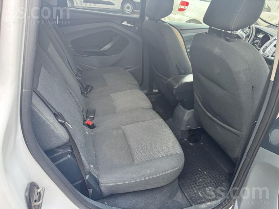 White Ford C-Max 2011 in Jelgava, with an engine capacity of 1.60 L and mileage of 346 thousand km for 2950 €, photo 8 on AUTOMOTO.COM.LV