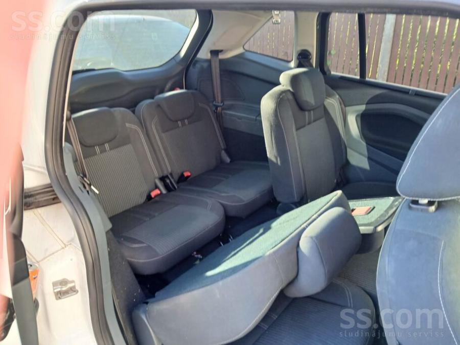 White Ford C-Max 2011 in Riga, with an engine capacity of 2.00 L and mileage of 0 thousand km for 2900 €, photo 9 on AUTOMOTO.COM.LV