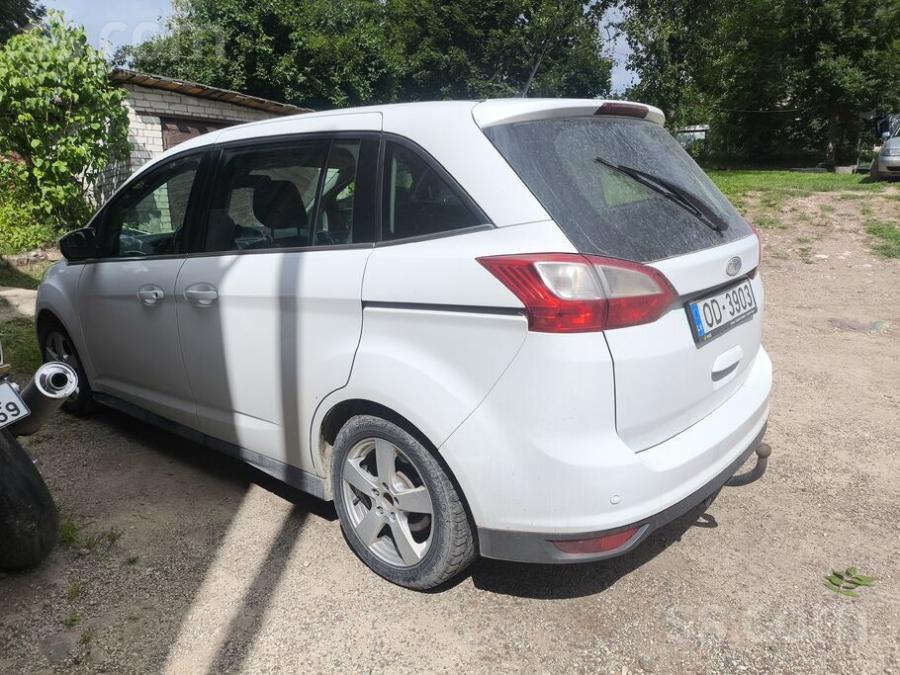 White Ford C-Max 2012 in Tukums, with an engine capacity of 2.00 L and mileage of 277 thousand km for 4700 €, photo 1 on AUTOMOTO.COM.LV